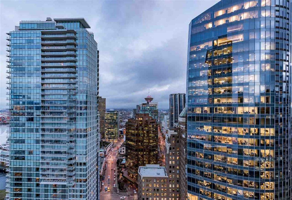 Shaw Tower, 1077 Cordova Street West Vancouver, BC | REW