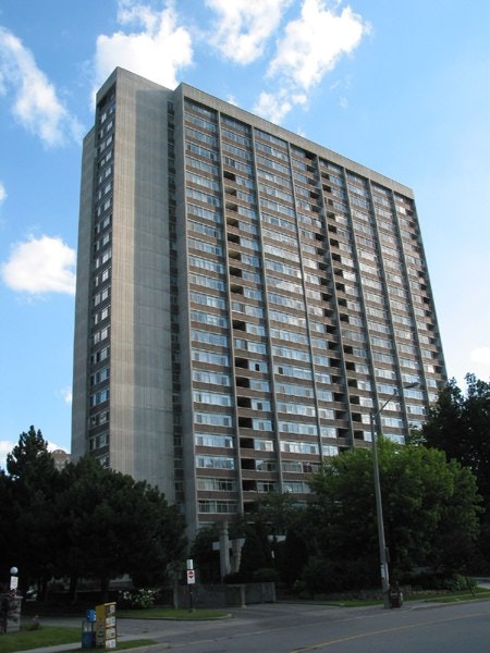 Wynford Towers, 35 Wynford Heights Crescent Toronto, ON | REW